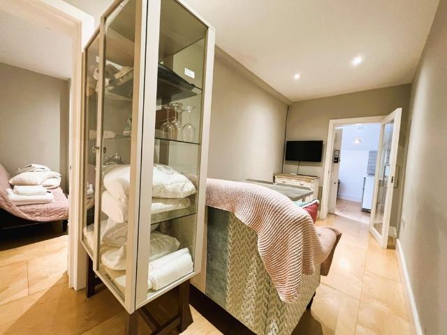 2 Bed Flat, Oakley Square, NW1