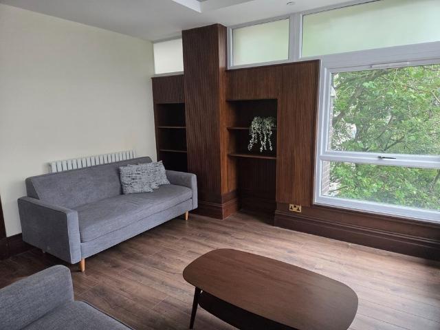 2 Bed Flat, Old Hall Street, L3