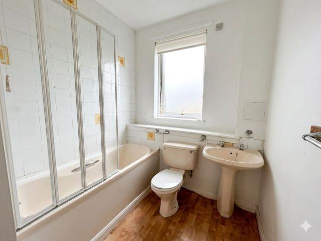 2 Bed Flat, Old Rutherglen Road, G5