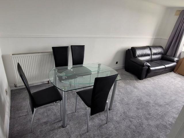2 Bed Flat, Oldcroft Place, AB16