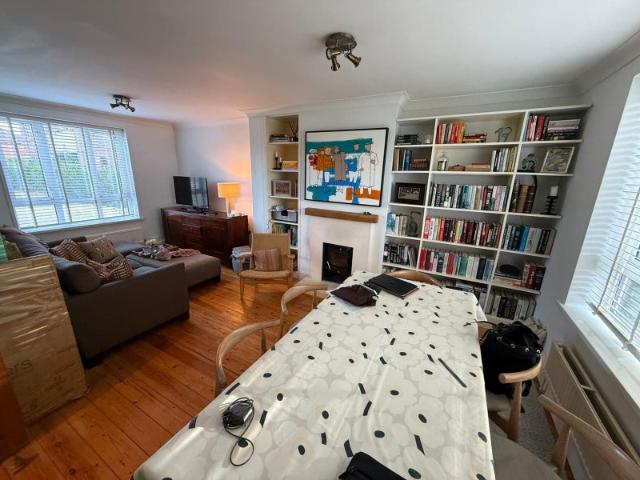 2 bed flat on river front