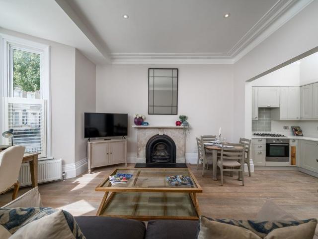 2 Bed Flat, Ongar Road, SW6