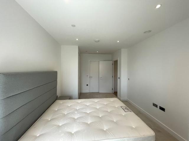 2 Bed Flat, Opus House, WC1X