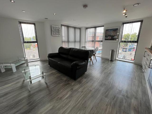 2 Bed Flat, Orange Grove House, M14