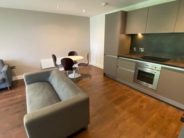 2 Bed Flat, Ordsall Lane, M5