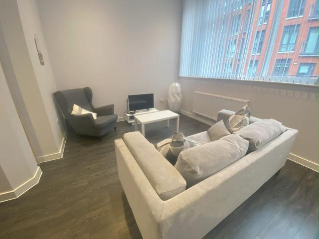 2 Bed Flat, Orleans House, L3