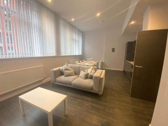 2 Bed Flat, Orleans House, L3