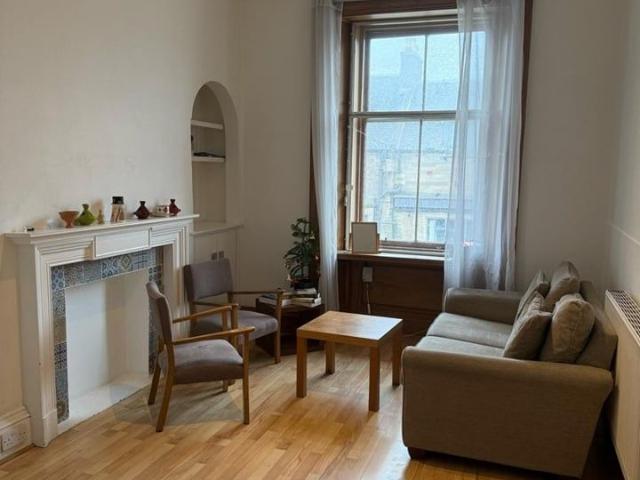 2 Bed Flat, Ormiston Terrace, EH12