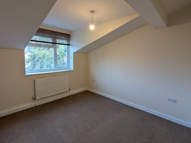 2 Bed Flat, Orton Road, LE4