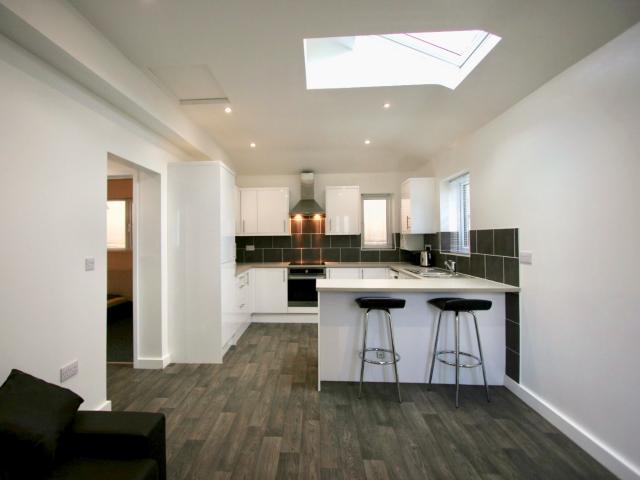 2 Bed Flat at Flat 3, Bransford Road, Worcester WR2 4EP, United Kingdom
