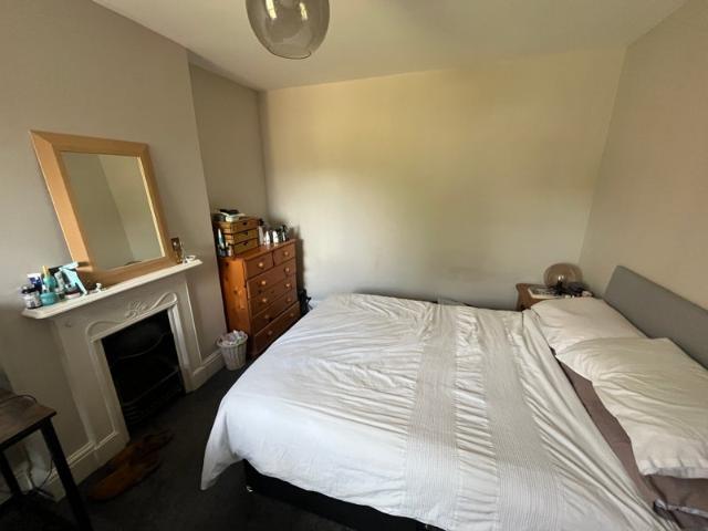 2 Bed Flat August 1 Month Sub Let