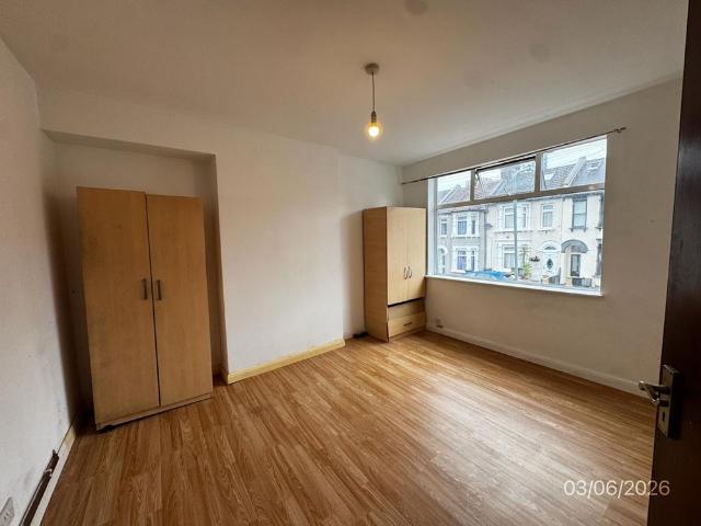 2 Bed Flat, Audrey Road, IG1