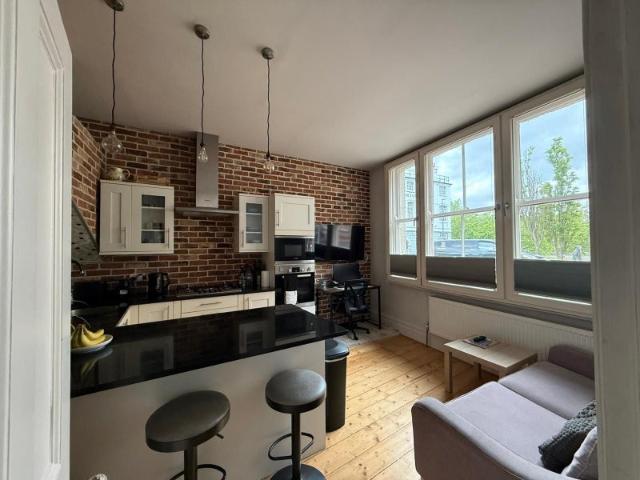 2 Bed Flat Available for Tenancy Takeover, Putney