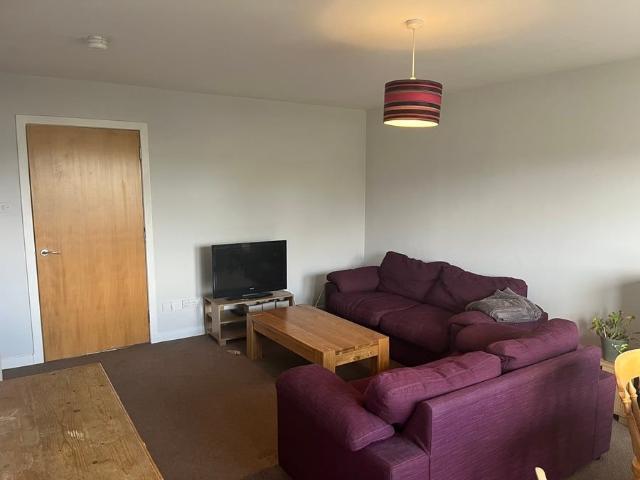 2 Bed Flat, Avenuepark Street, G20
