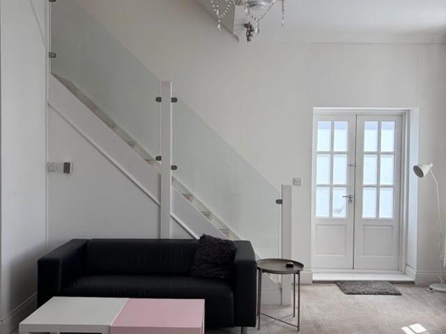 2 Bed Flat, Avondale House, SO15