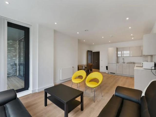 2 Bed Flat, Aberfeldy Village  Canary Wharf, E14