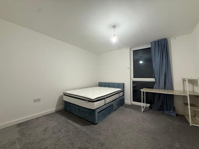 2 Bed Flat, Adelphi St, M3