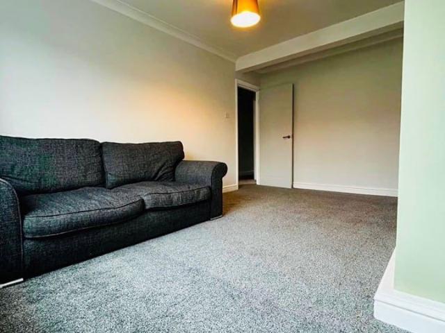 2 Bed Flat, Albany Road, CV5