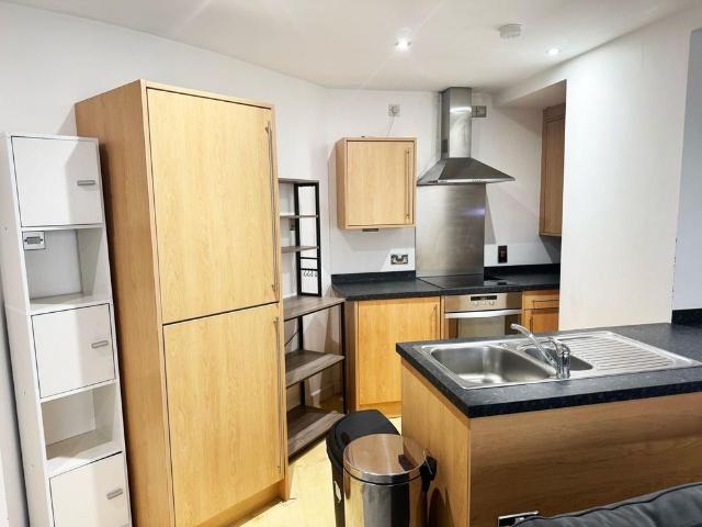 2 Bed Flat, Albion St, LS2