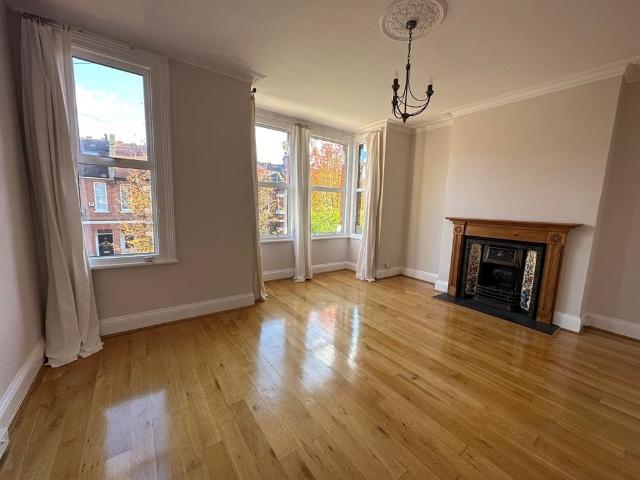 2 Bed Flat, Alexandra Road, W4