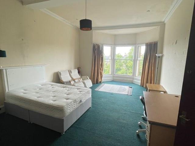 2 Bed Flat, Alfred Terrace, G12