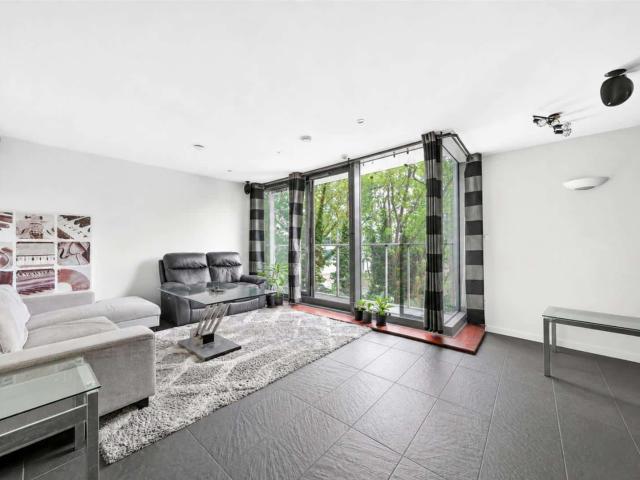 2 Bed Flat / Apartment To Let