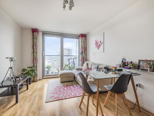 2 bed flat / apartment vertex tower greenwich se8 truepenny's