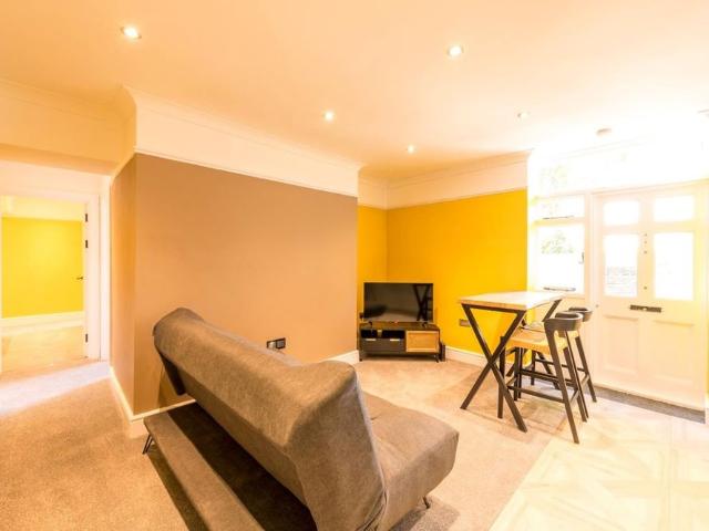 2 Bed Flat, Apsley Villas, BS6