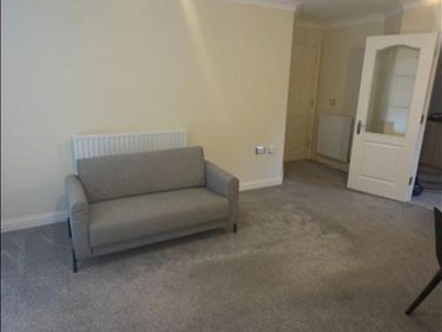 2 Bed Flat, Archway, SO15