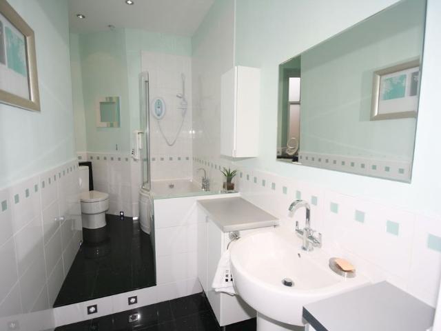 2 Bed Flat, Argyle Street, G3