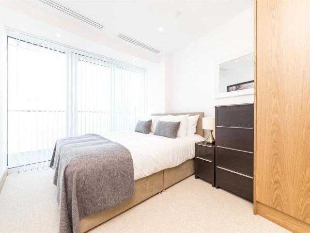 2 Bed Flat, Arena Tower, E14