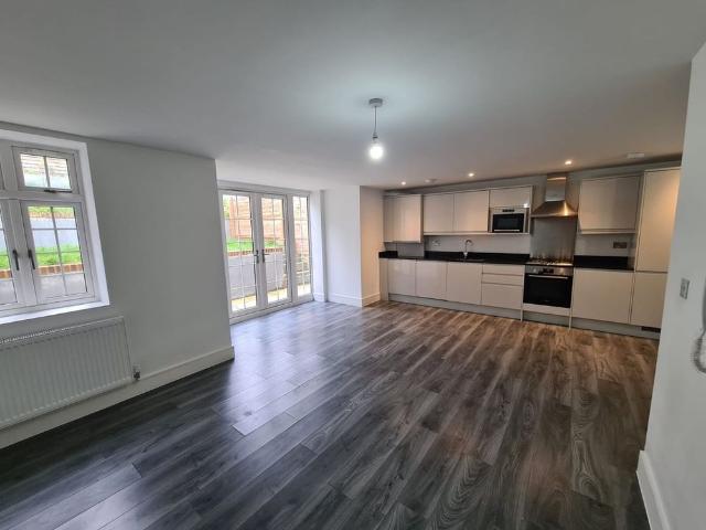 2 Bed Flat, Ark Apartments, CR2