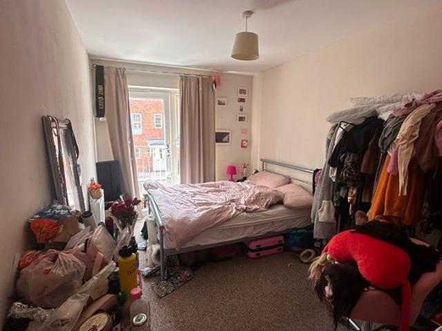 2 Bed Flat, Ashdown House, RG30