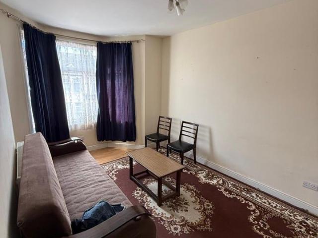 2 Bed Flat, Burges Road, E6