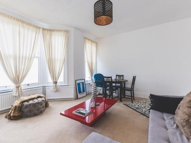 2 Bed Flat, Burrows Road, NW10