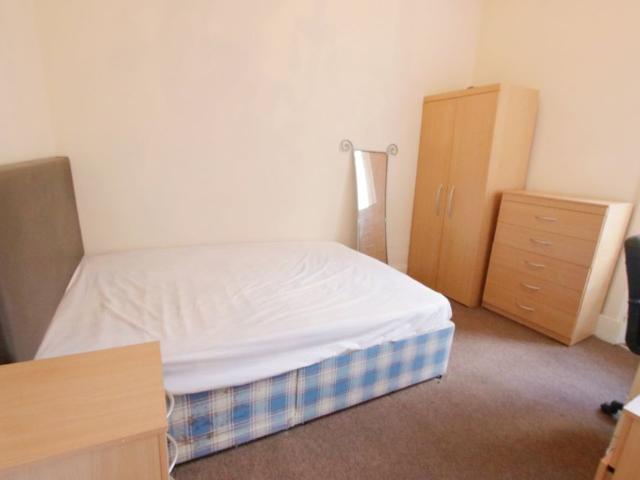 2 Bed Flat, Byres Road, G11
