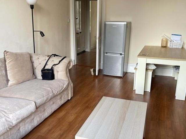 2 Bed Flat, Byres Road, G12