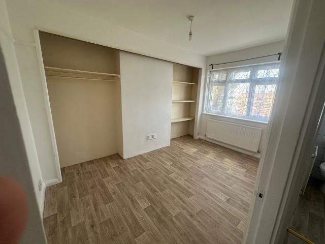 2 Bed Flat, Bywood Avenue, CR0
