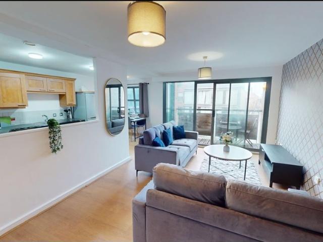 2 Bed Flat, Back Colquitt Street, L1