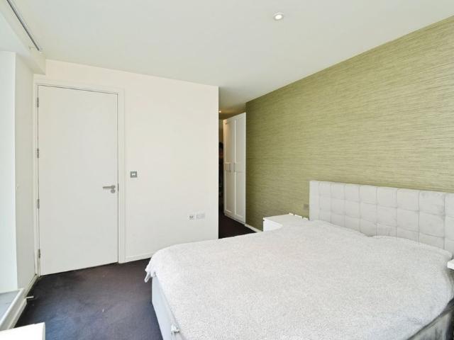 2 Bed Flat, Baltimore Wharf, E14