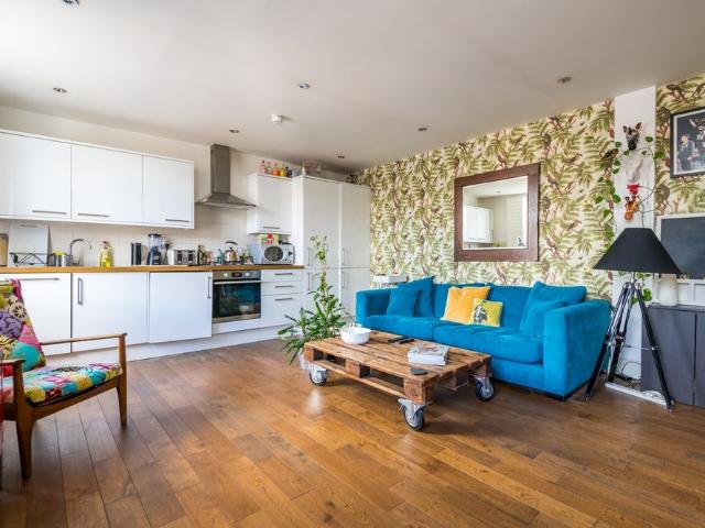 2 Bed Flat, Basing Court, SE15