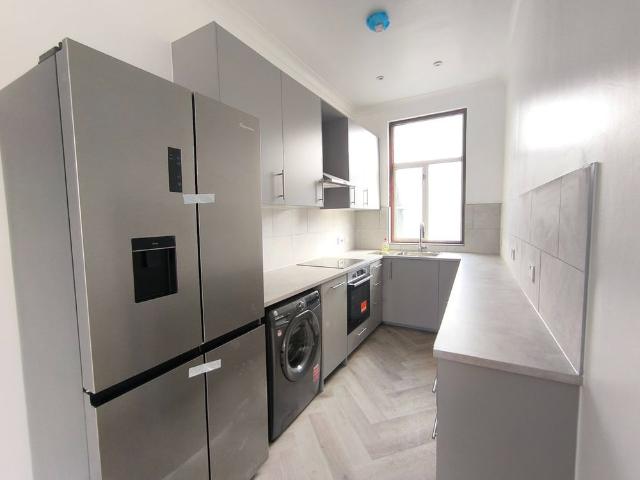 2 Bed Flat, Barking Road, E13