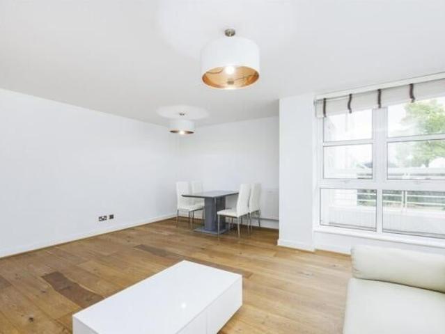 2 Bed Flat, Barrier Point Road, E16