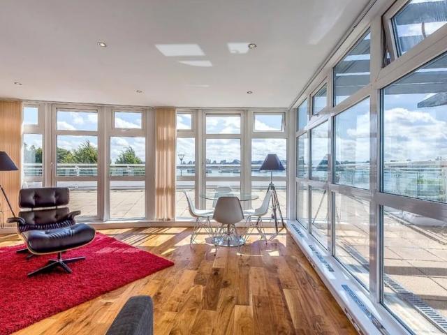2 Bed Flat, Barrier Point Road, E16