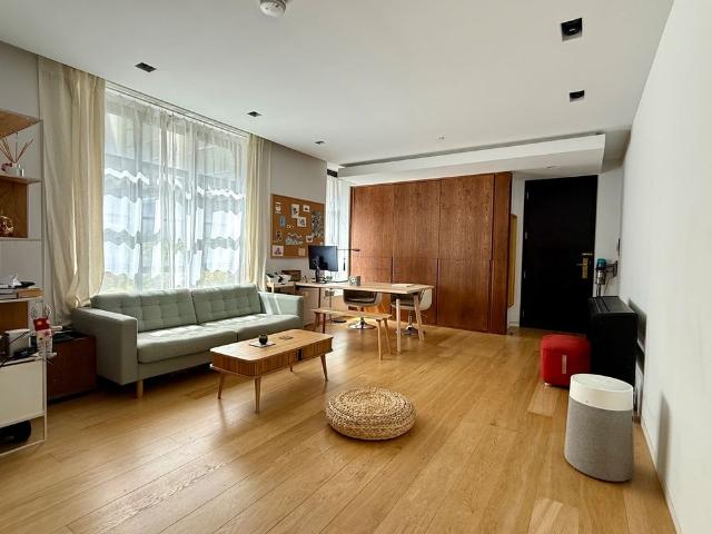 2 Bed Flat, Bartholomew Close, EC1A