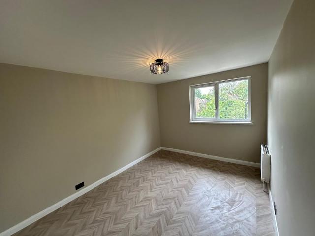 2 Bed Flat, Bath Close, SE15