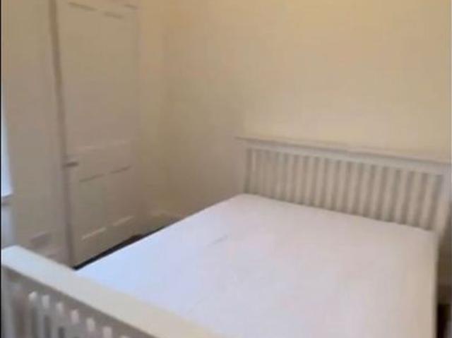 2 Bed Flat, Bath At, G2