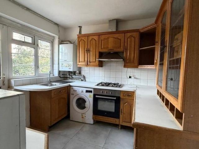 2 Bed Flat, Bath Road, TW4
