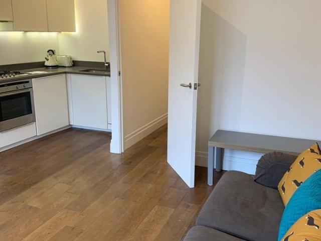 2 Bed Flat, Battersea Rise, SW11
