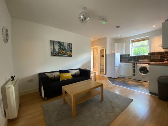 2 Bed Flat, Bed Fully Furnished Luxury, LE1